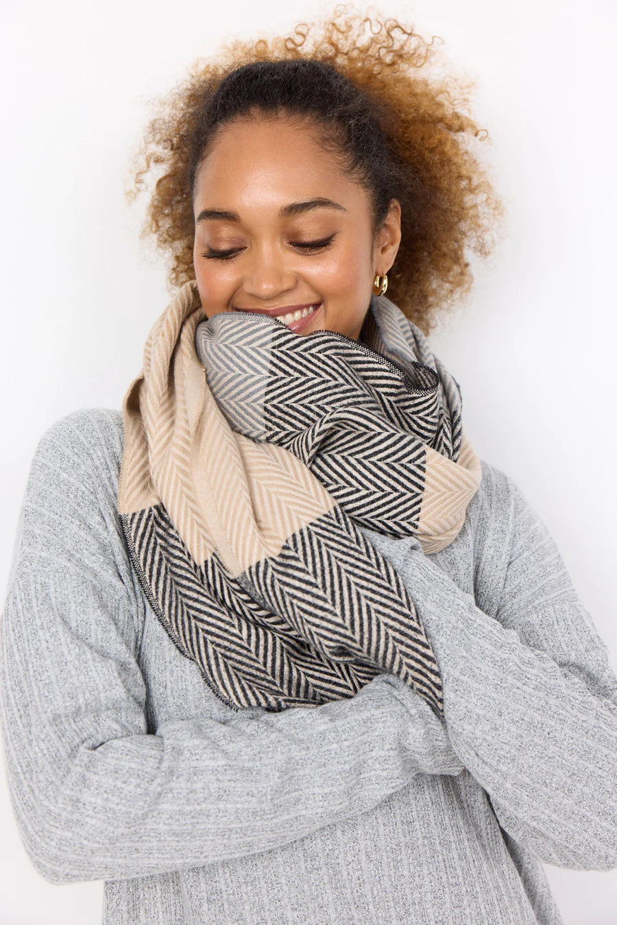 Viscose scarf store